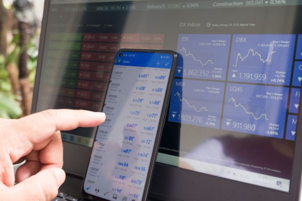 How to Trade Satellite Communication Stocks Using Technical Indicators ...